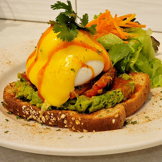 California dreamin' on a Vermont morning. This avocado-topped Benedict brings West Coast flair to the Green Mountain State.