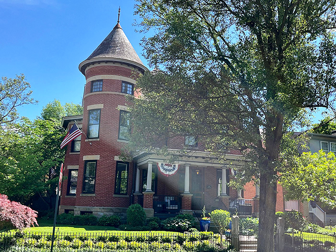 Rapunzel, Rapunzel, let down your... lederhosen? This turreted beauty looks like it's straight out of a fairy tale, Midwest edition.