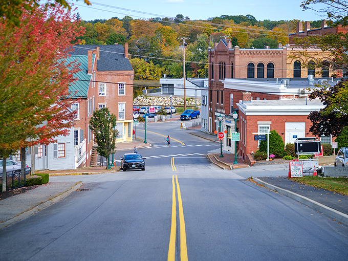 Small-town charm meets big-time beauty. Gardiner's streets are like a warm hug from your favorite sweater on a crisp autumn day.