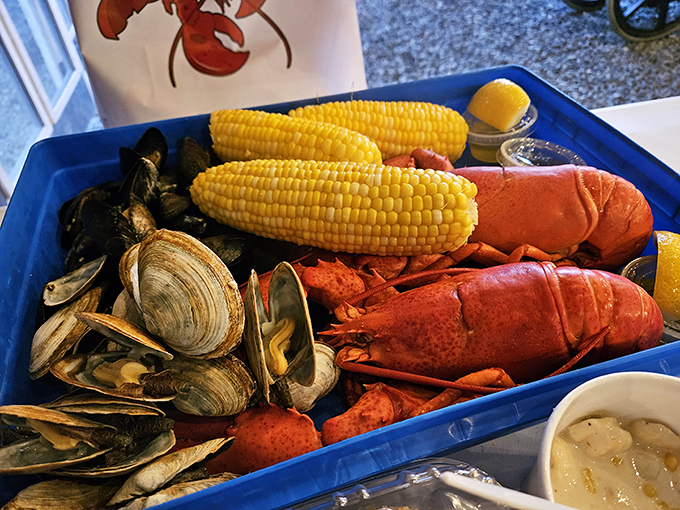 Holy seafood platter, Batman! This tray is like an edible underwater greatest hits album, featuring all your favorite ocean stars.
