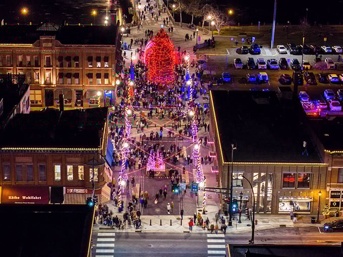Downtown Stillwater after dark: where holiday magic meets small-town charm. It's like stepping into a Hallmark movie, but better!
