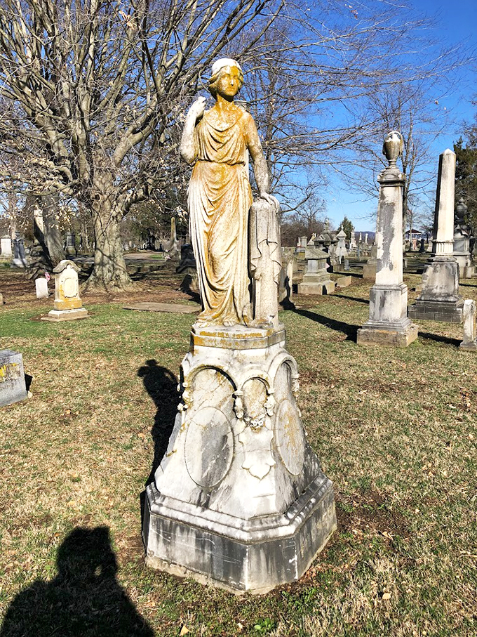 This mini-chapel is serving us 'quaint country church meets medieval castle'. It's like architectural fusion cuisine!
