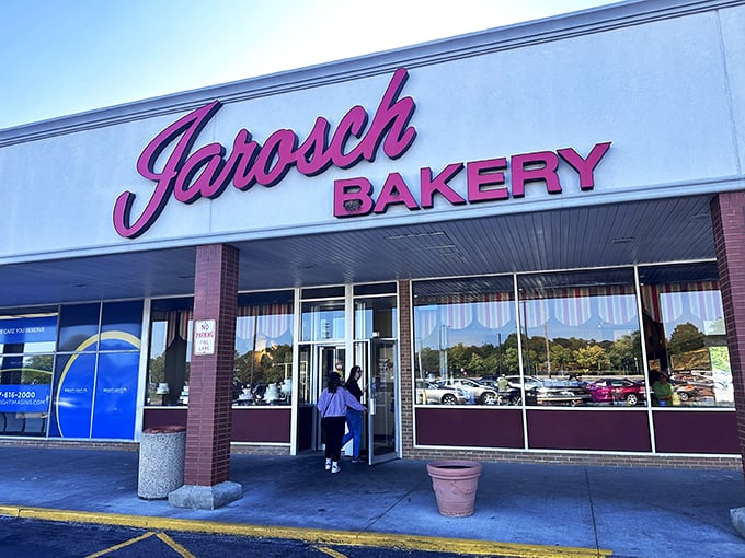 Jarosch Bakery: where family tradition and butter cookies collide in a delicious explosion of flavor that'll make your taste buds dance.