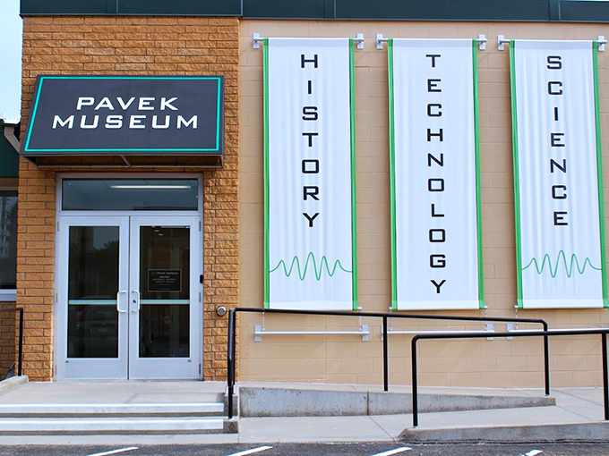 Tune in to yesteryear! This radio wonderland will have you longing for the days of crystal sets and vacuum tubes.