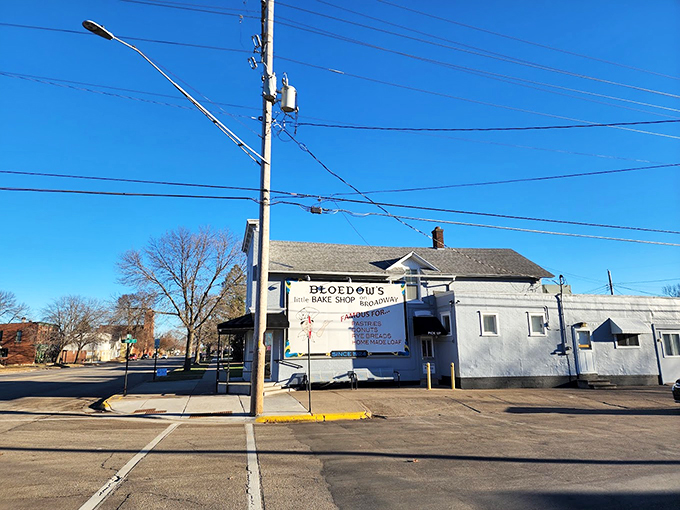 Serving up slices of Americana since before your grandpa was knee-high to a grasshopper. History never tasted so sweet! Photo credit: TATSUMI UCHIDA (サスペンダー)