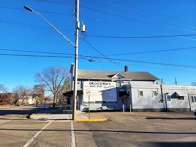 Serving up slices of Americana since before your grandpa was knee-high to a grasshopper. History never tasted so sweet! Photo credit: TATSUMI UCHIDA (サスペンダー)