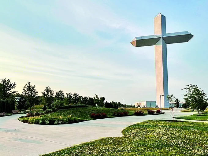 Effingham's cross cuts an impressive figure against the Illinois sky. It's a roadside blessing you can spot from the next county!