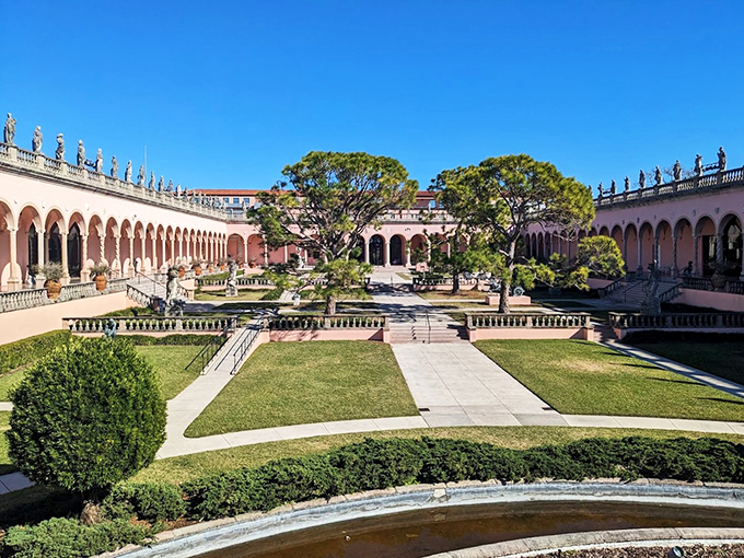 Where gilded mansions and circus memorabilia collide. Prepare for a visual feast that will make your eyes pop!