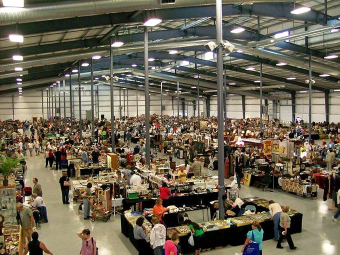 From professional dealers to "just cleaning out the garage" guys, this market's got it all. Thimble history lesson, anyone? Photo credit: Zurko Promotions