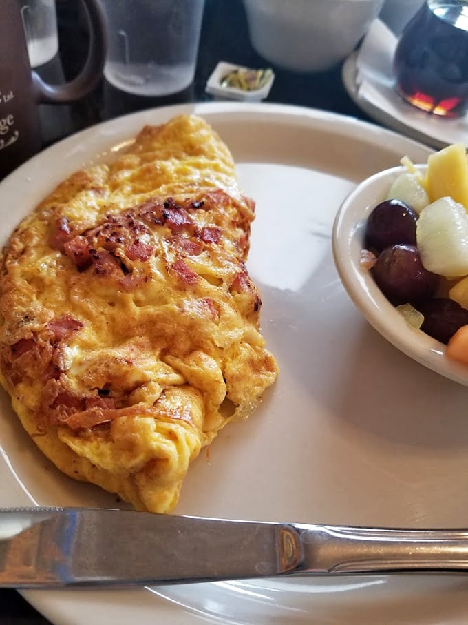 Omelet, oh my! This golden envelope of eggy goodness looks ready to deliver a message straight to your stomach: "Prepare for deliciousness!"