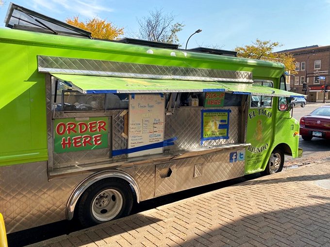 The Millennium Falcon of street food! This taco truck is ready to make the Kessel Run of deliciousness in less than twelve parsecs.