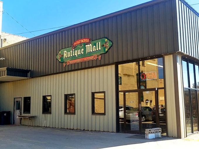 Industrial chic meets vintage vogue! This former warehouse now houses a treasure trove of timeless trinkets and furnishings.