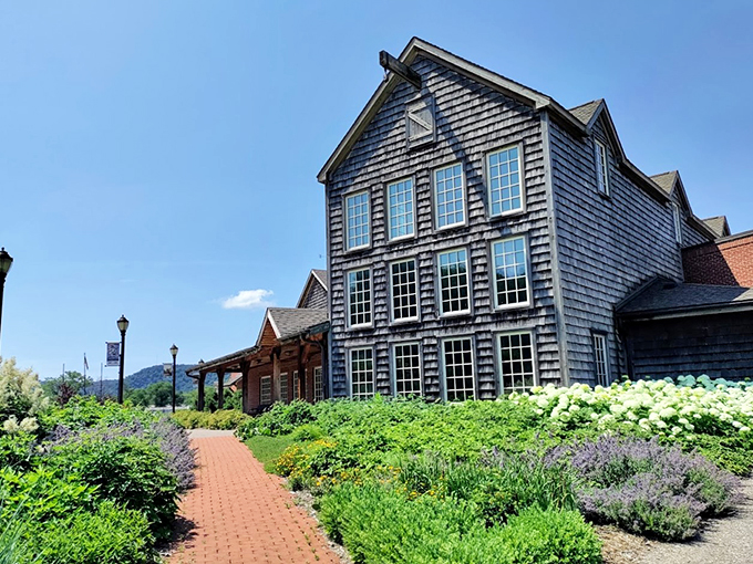 Landlocked but not artlocked! This museum brings the sea to the prairie with masterpieces that would make Poseidon proud.