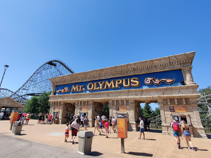 Where gods and mortals alike come to play. Poseidon himself would approve of this aquatic paradise! Photo credit: Yim KS