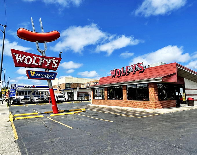 Fork yeah! Wolfy's giant rooftop wiener is the Statue of Liberty of hot dogs, welcoming the huddled masses yearning to eat free.