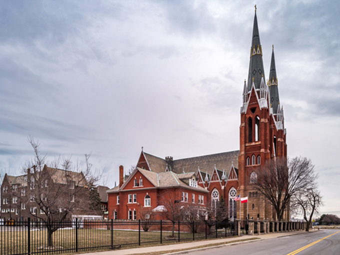 Time stands still at this Victorian beauty. Bay City's Old City Hall proves that paying taxes can be a visually stunning experience!