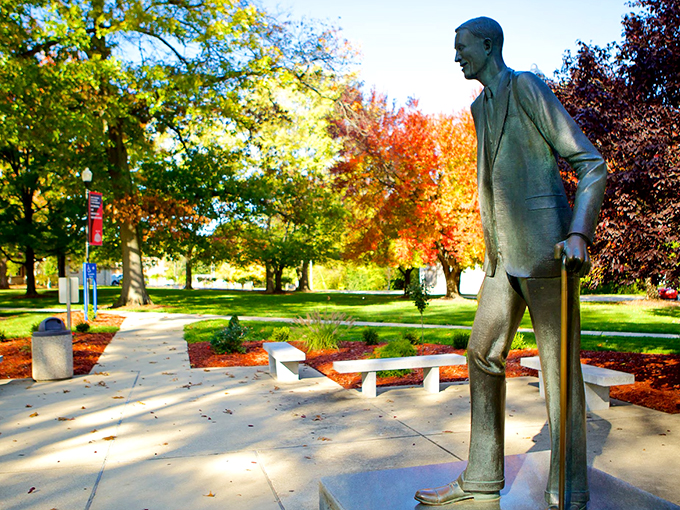 Alton's autumn colors provide a picturesque backdrop for Robert Wadlow's statue. A larger-than-life memorial for a truly towering figure!