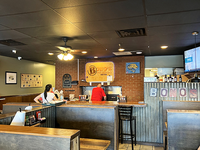 Modern look, timeless taste. Bono's proves that you can teach an old dog new tricks &ndash; especially when that dog is serving up killer 'cue.