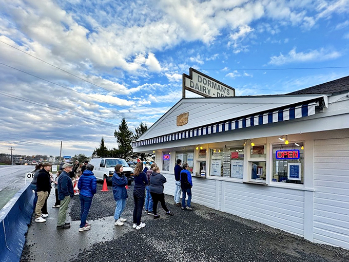 Night or day, the crowd at Dorman's proves good ice cream is always in season. Worth the wait? You bet your sweet scoop!