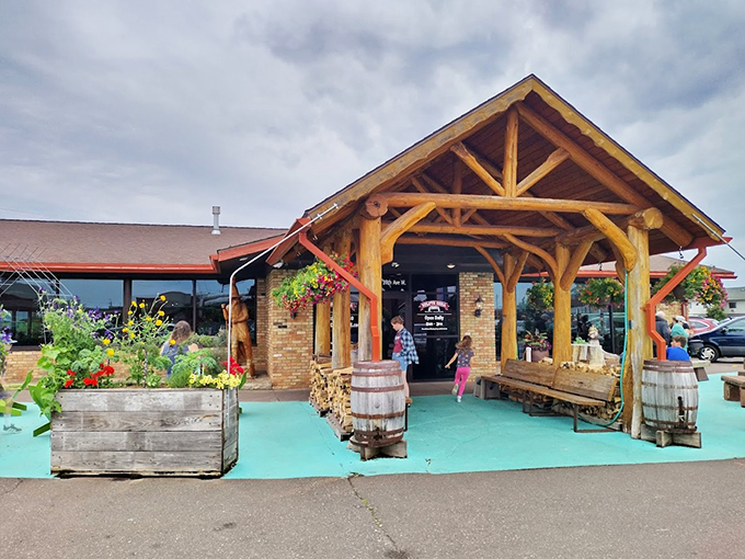 From garden to plate in record time! Duluth Grill's commitment to fresh, local ingredients shines through in every bite. 