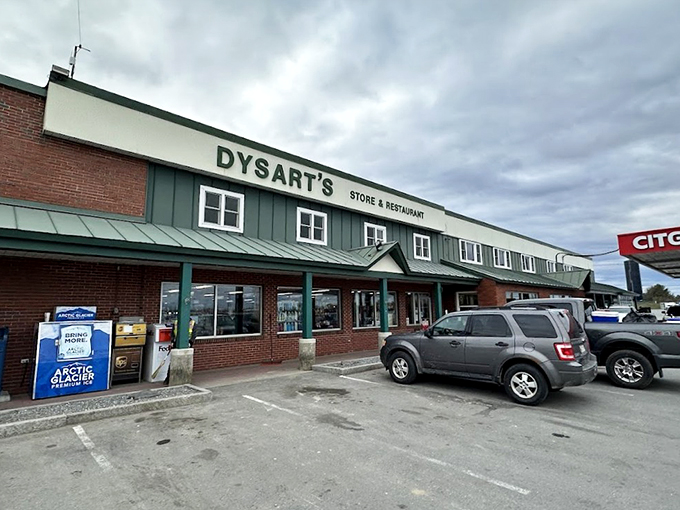 At Dysart's, the portions are bigger than Paul Bunyan's appetite, and the comfort food is legendary enough to make Bigfoot come out of hiding.
