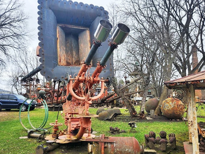 Steampunk dreams come true. This 300-ton behemoth is the ultimate "I could totally build that" challenge.
