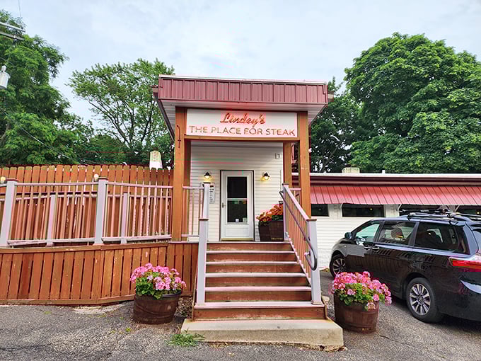 Step into Lindey's and prepare for a steak so good, you might just propose to it. Don't worry, we won't judge.