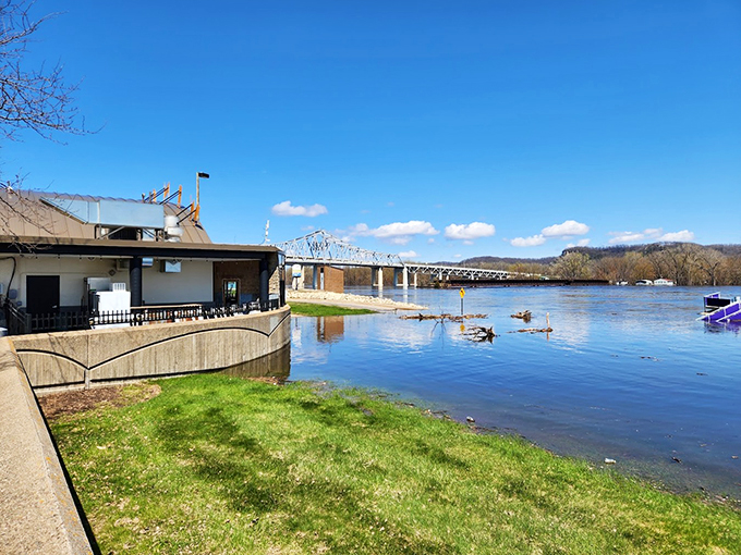 Bluffs, boats, and Shakespearean quotes &ndash; Winona's got more layers than a Minnesota winter wardrobe!