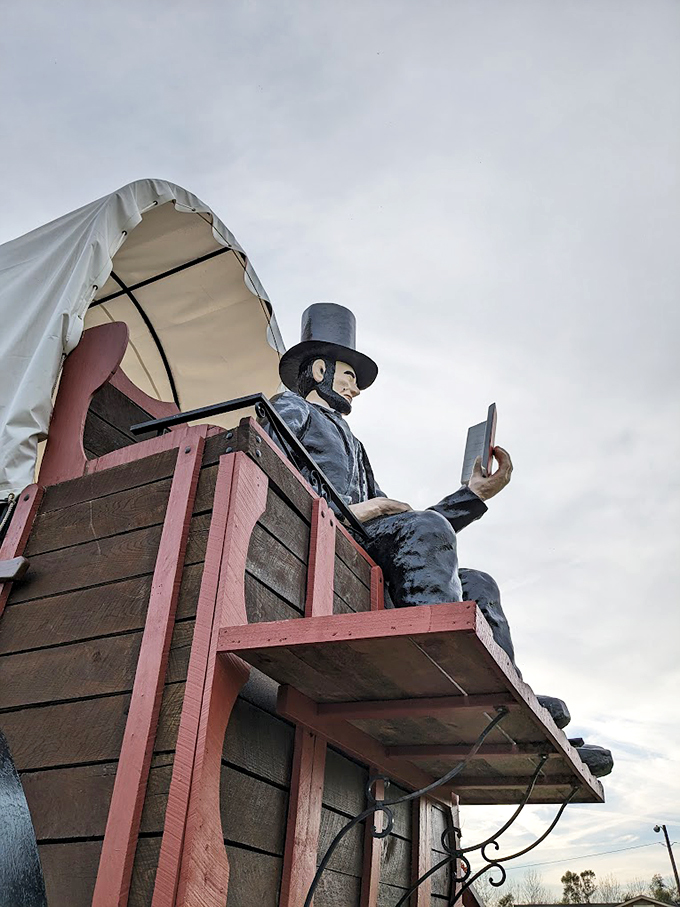 "Abe's got his reading material, do you?" Up close, you can almost hear Lincoln asking, "Is this wagon big enough to be its own state?"