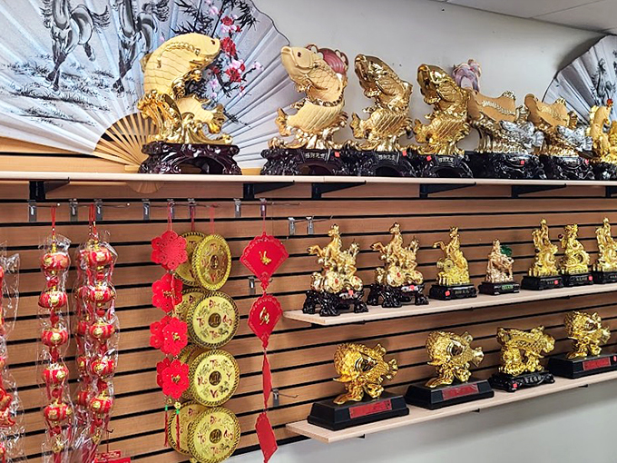 East meets West in style! These golden ornaments add a touch of luck to your shopping cart &ndash; and maybe your cooking too!