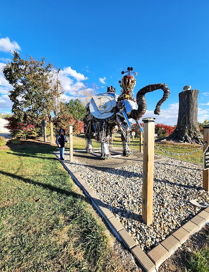 Against autumn trees and prairie skies, this mechanical mammoth offers the perfect Route 66 photo opportunity.
