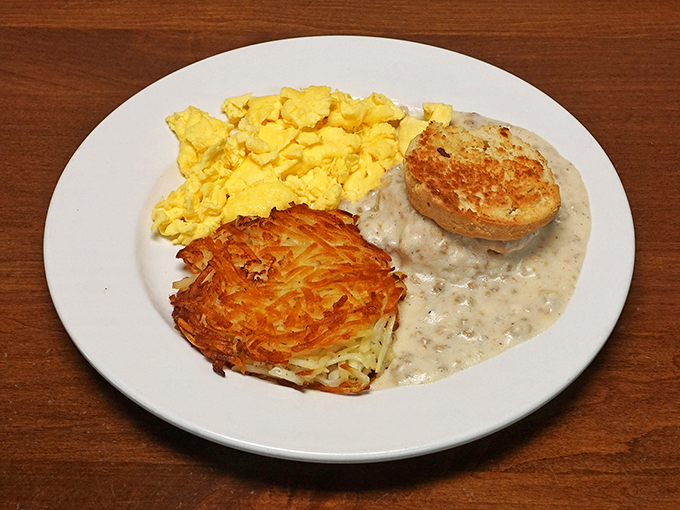 Southern comfort meets Midwest charm. This plate is giving a food hug, and everyone's here for it.
