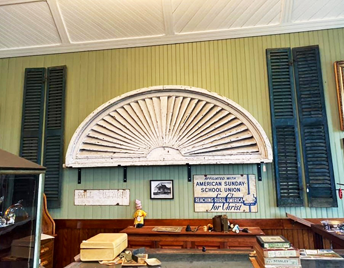 Holy architectural salvage, Batman! This sunburst of yesteryear could turn any McMansion into a bona fide time capsule. Handyman skills not included.