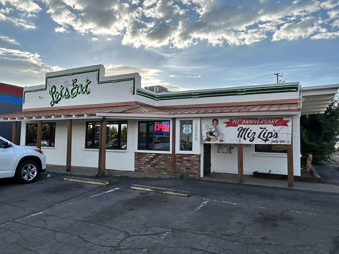 Heaven on Route 66! Miz Zip's has been serving up comfort and nostalgia for 70 years. This isn't just breakfast - it's a time machine with hash browns.
