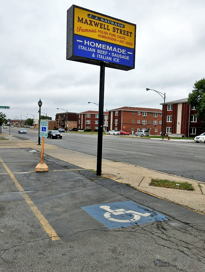 Standing tall against the Illinois sky, this sign has guided hungry souls to happiness for generations.