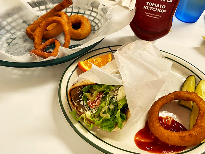 Who knew Greece and Florida had so much in common? This gyro brings Mediterranean flair to the Sunshine State, proving that good taste knows no borders.