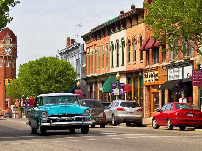 Chelsea: Where small-town charm meets big-city culture. It's like Mayberry got a sophisticated makeover.