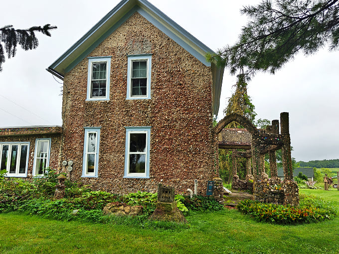 Concrete fever dream or artistic vision? At Grandview, the line blurs delightfully.