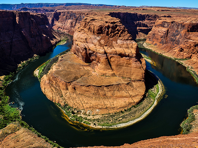 Nature's ultimate selfie spot! This bend in the Colorado River is proof that curves are always in fashion.