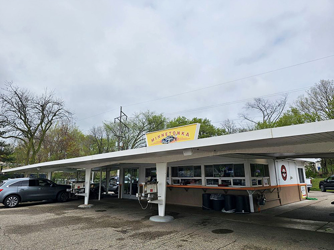 Lakeside dining with a side of nostalgia! This retro drive-in proves that some things, like great burgers and shakes, never go out of style.