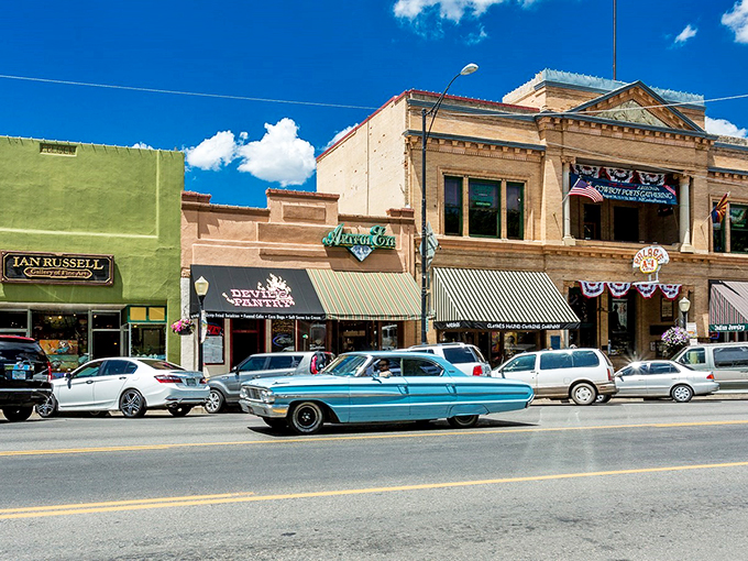 Prescott's Courthouse Square: Where Wild West meets weekend farmers' market. History with a side of fresh produce!