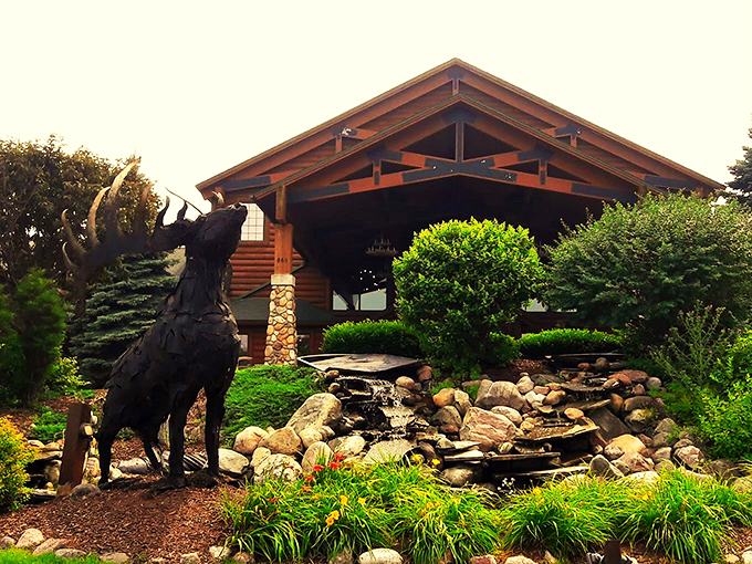A rustic lodge exterior belies the aquatic wonderland within, where Northwoods meets water park magic.