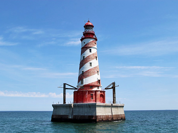 White Shoal Light: The barbershop pole of the Great Lakes. It's so eye-catching, even fish wear sunglasses. 