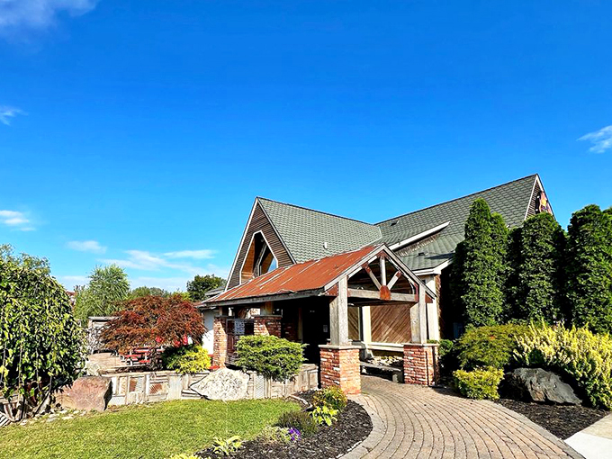 Home sweet home&mdash;if home smelled like heaven and served ribs! Bad Brad's cozy exterior belies the flavor fireworks within.