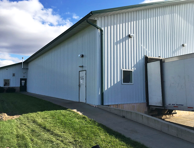 Cheese with a conscience! This innovative factory shows that great flavor and environmental responsibility can coexist deliciously.