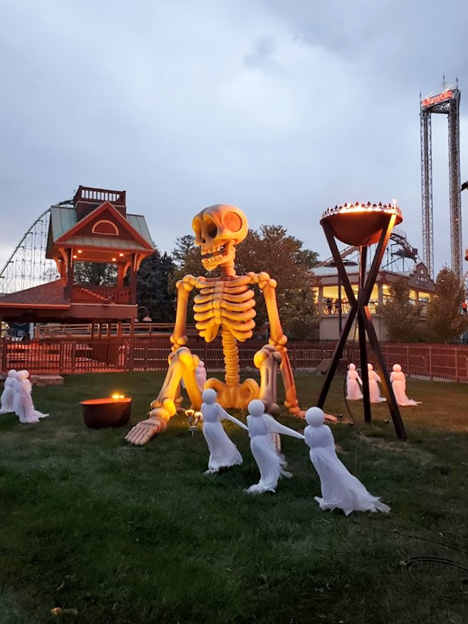 Who says amusement parks can't be educational? This giant skeleton is clearly demonstrating proper posture. Stand up straight, kids!