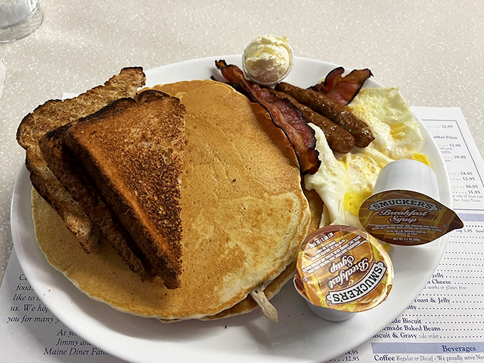 The breakfast plate that says "Good morning!" louder than your first cup of coffee &ndash; complete with all the classics.