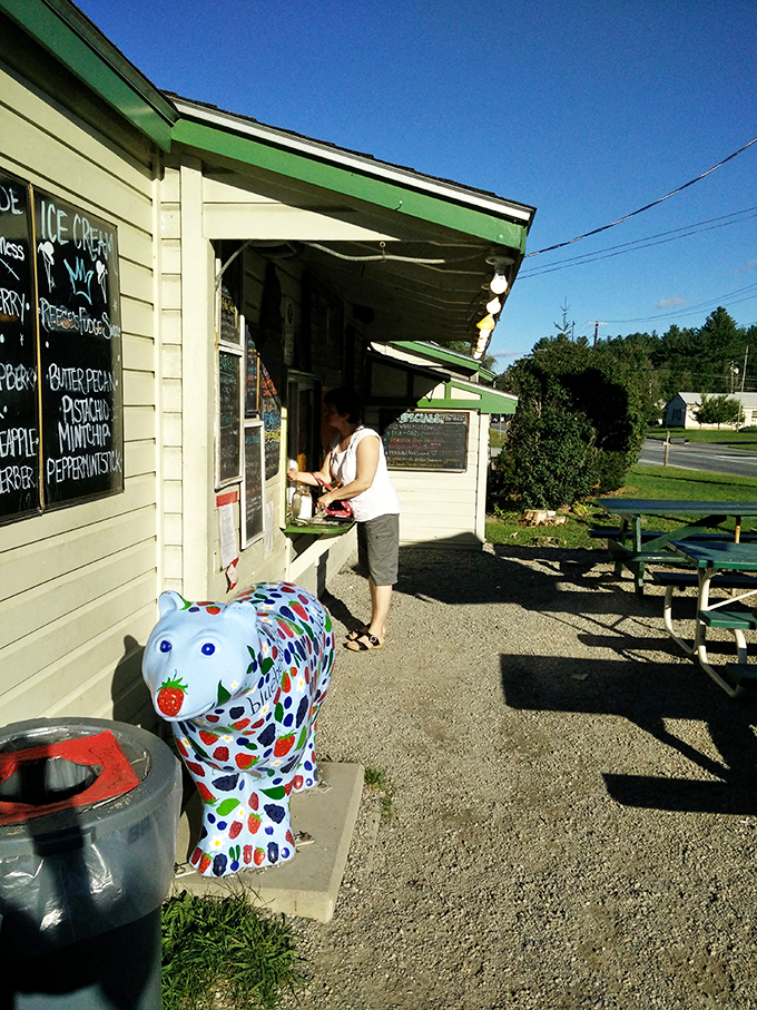 Step into the al fresco dining area, where the fresh Vermont air seasons your meal and the view is always on the house.