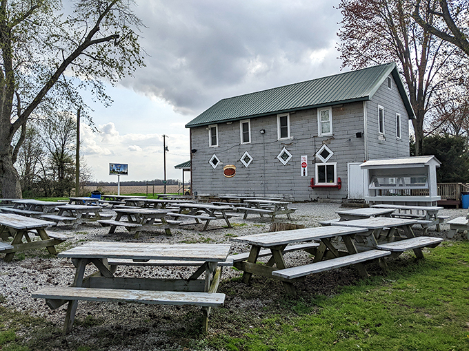Dine al fresco in the heart of rural Illinois. These picnic tables have witnessed more food comas than a Thanksgiving living room.