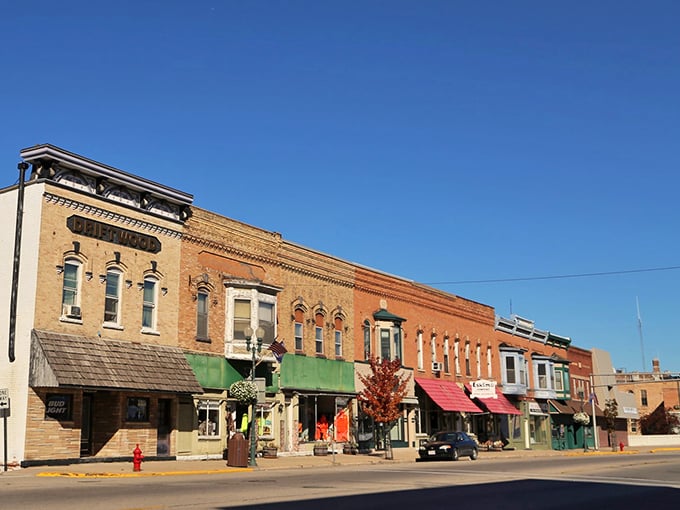 Autumn in Berlin paints the town in warm hues. It's like Mother Nature decided to throw a cozy sweater over the entire downtown.